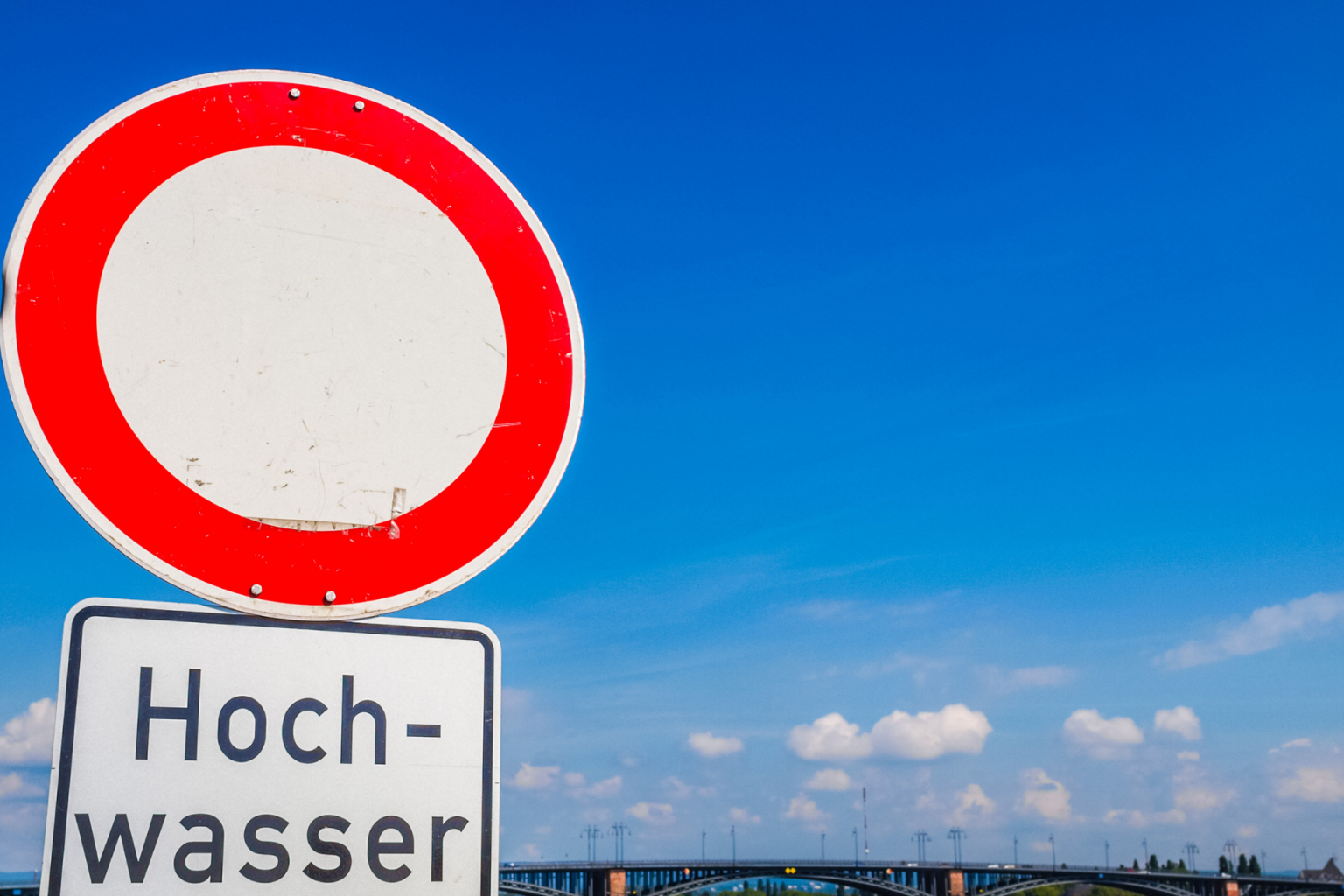 Tauwetter und Regen lassen Wasser im Rhein weiter steigen - Rheinhessen ...