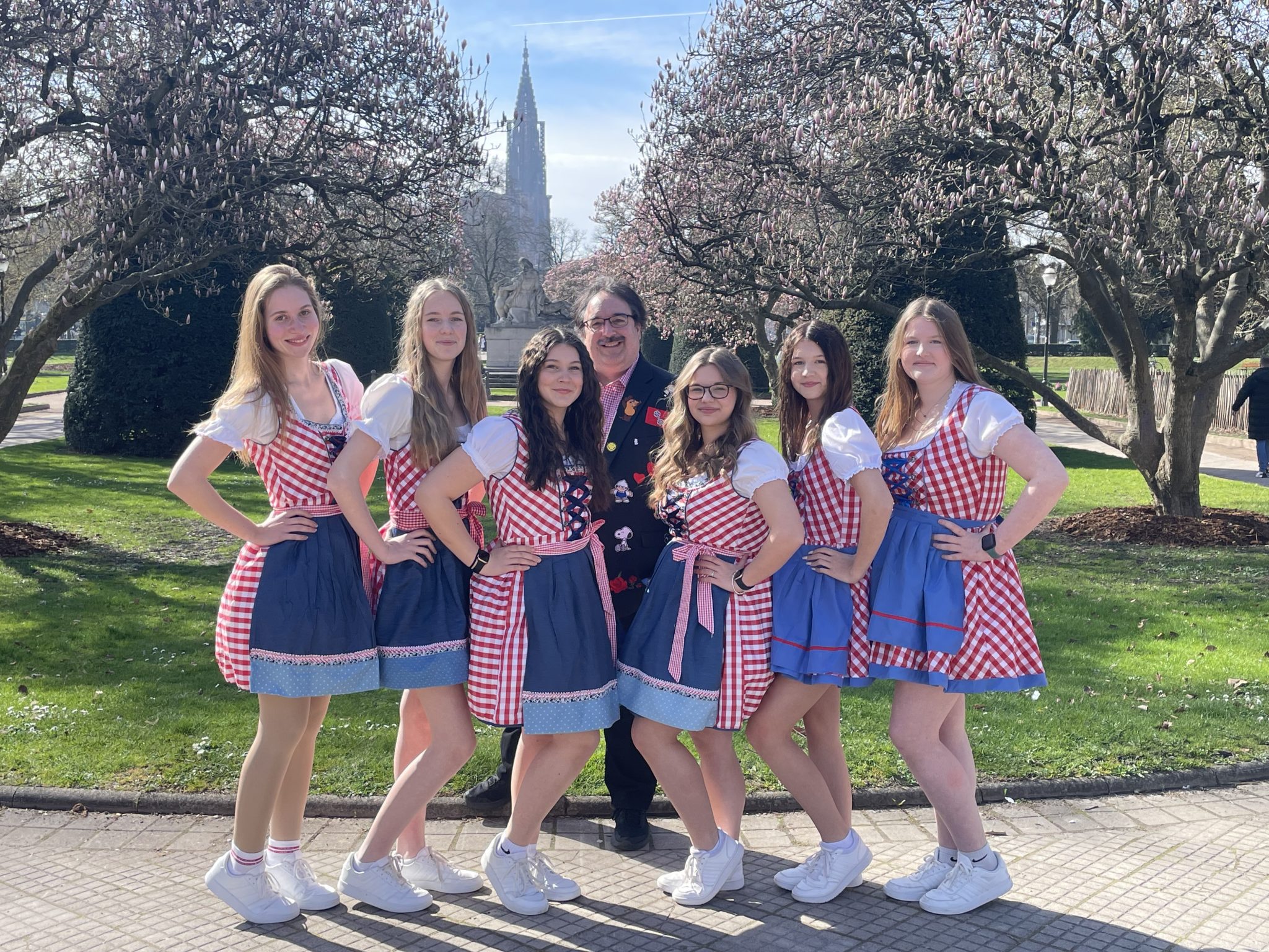 Stimmungssänger Jeremy D. Frei und sein Danceteam der LSG -Die Chaote ...