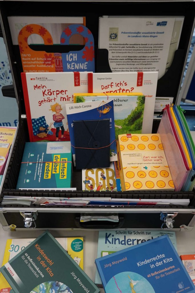 Neuer Präventionskoffer gegen sexualisierte Gewalt an Kindern / Mainz ...